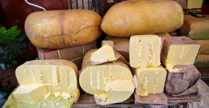 30 Types of Cheese: Guide to 30 Varieties, Uses & Pairings